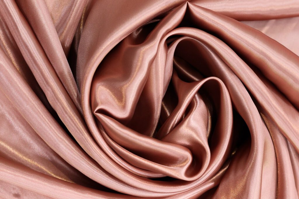 Como Selecionar O Tipo De Cetim Ideal Para Seu Projeto • Blog Luema Tecidos